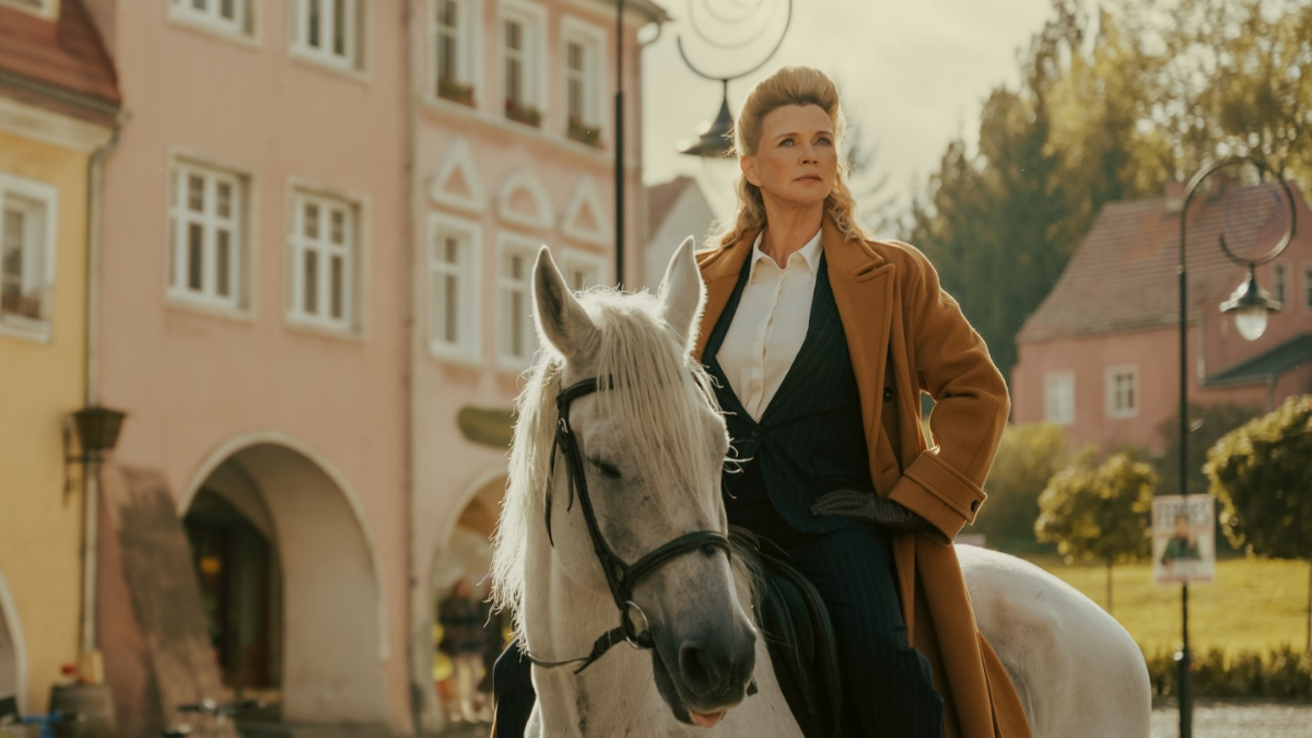 Crap Happens Review: Wildly Absurd German Comedy That Somehow Finds Its ...